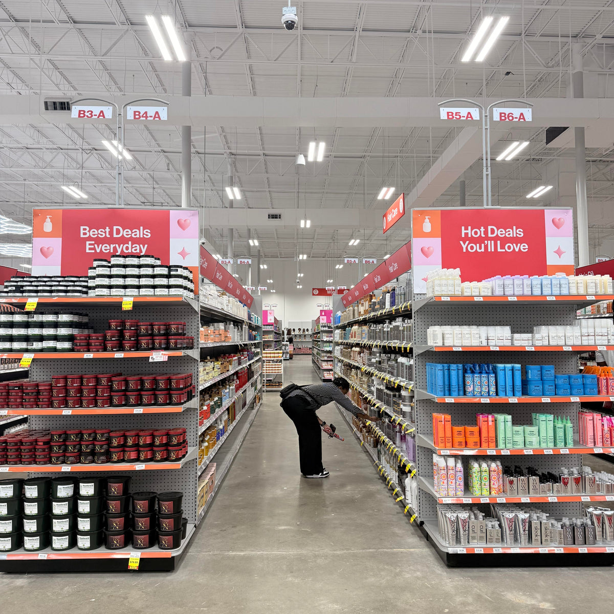 CRI 80 vs. CRI 90 for Retail: Which Lighting Is Best? | Hyperlite