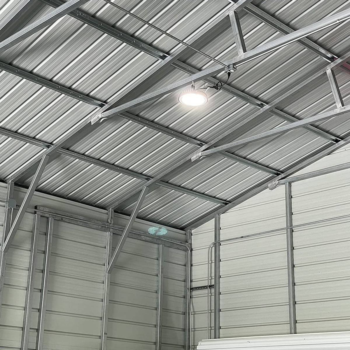 Securing UFO Lights to I-Beams: Best Clamp Practices – Hyperlite